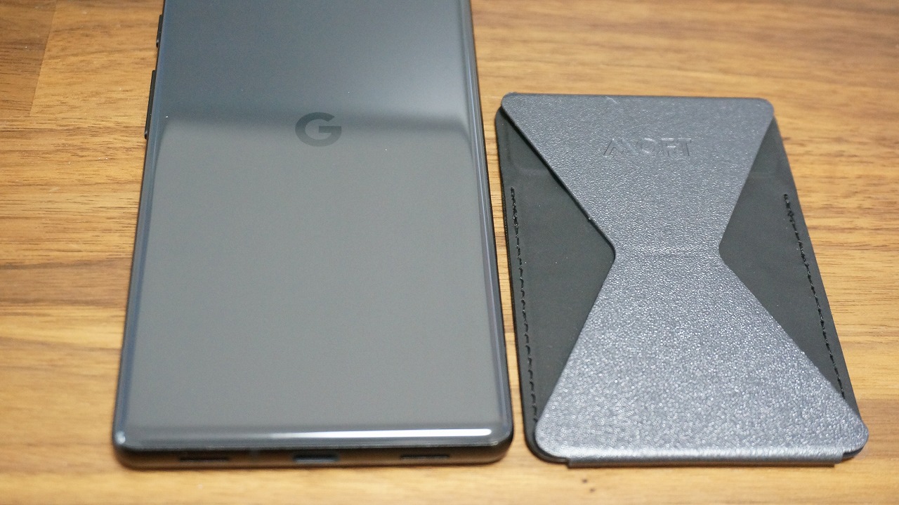 スマートフォンスタンド「MOFT X」レビュー。Google Pixel 6aのグリップ安定度向上！